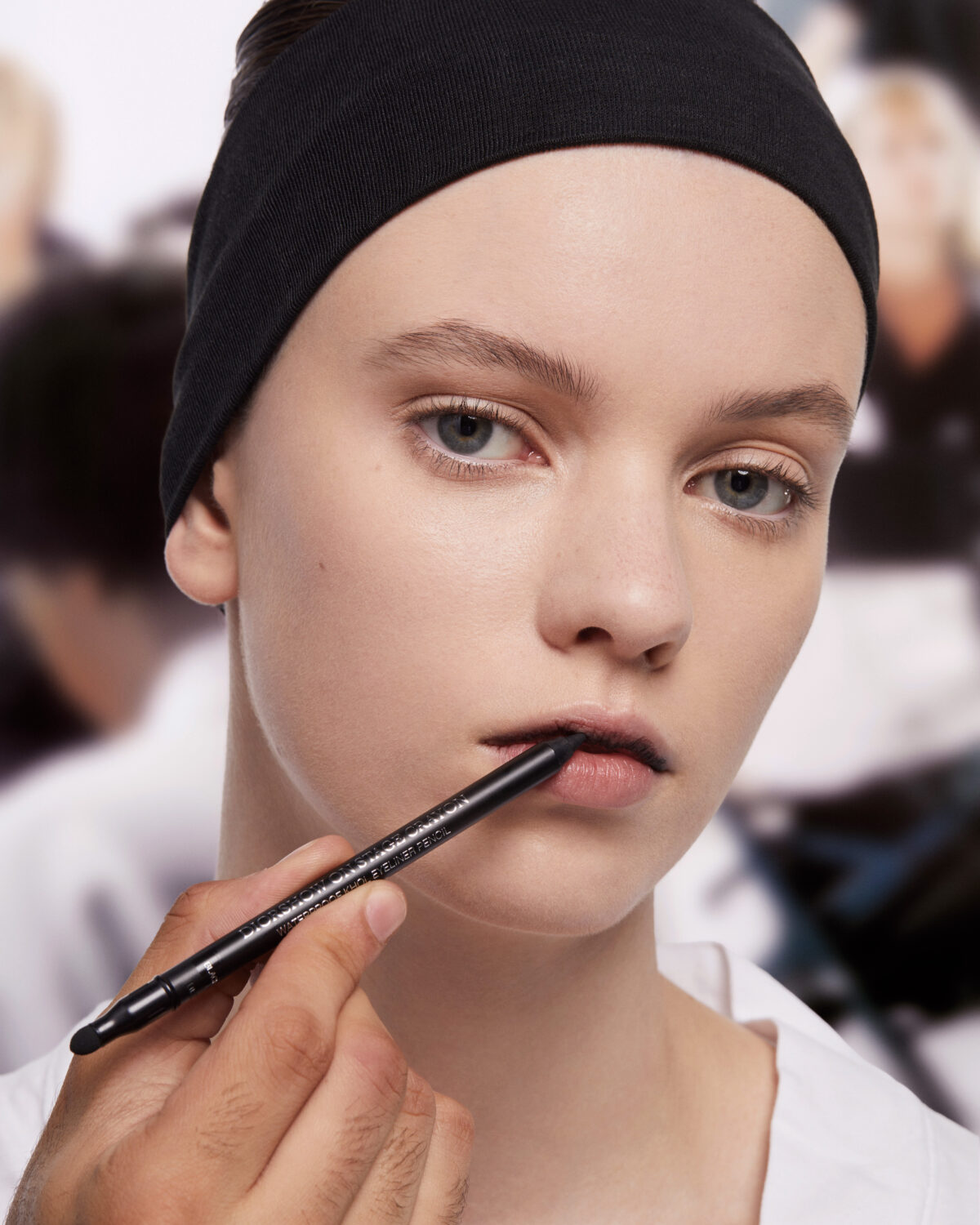 2024 S/S 뷰티 트렌드 미리보기 #REVERSE LIPS | 마리끌레르 – 마리끌레르 코리아 | MarieclaireKorea